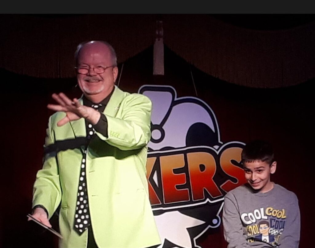 Magician Peter Mennie: Comedy Magic & Amazing Entertainment